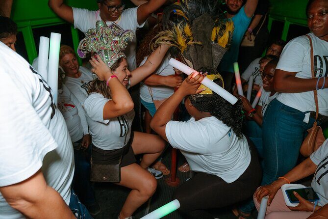 Aruba Nightlife Party Bus with Unlimited Drinks & DJ on Road Jam - The Sum Up