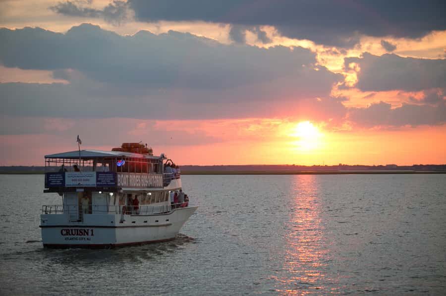 Atlantic City: Happy Hour Cruise Sun- Thursday. All ages - Who Will Love This Cruise?