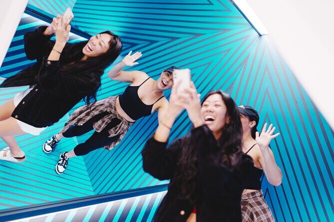 Austin Museum of Illusions Admission Ticket - Duration and Group Size