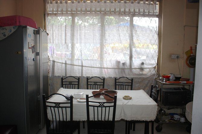 Authentic Sinhalese Cooking Class in Colombo with a Local Family - Who Should Consider This Tour?