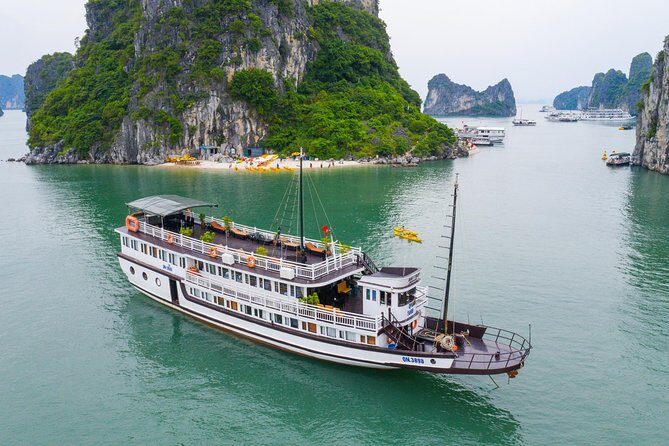 Bai Tu Long bay deluxe cruise 2D/1N: Kayaking, swimmig, Full Meals & best prices - The Bottom Line