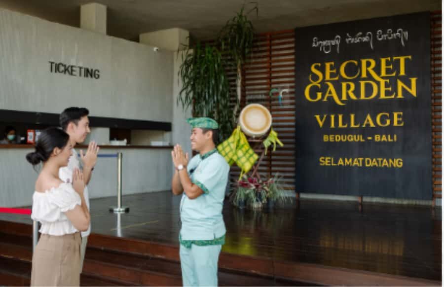 Bali: Handara Gate, Ulun Danu Beratan & Secret Garden Tour - Is This Tour Worth It?