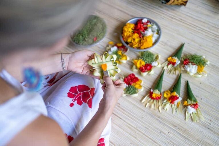 Bali: Making Canang Sari Make Offering for Ritual Bali