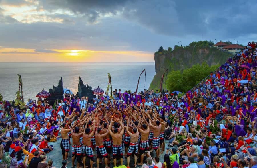 Bali: Padang Padang Beach, Uluwatu Temple & Kecak Dance Tour - The Experience in Detail