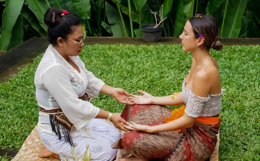 Bali: Palm Reading and Blessing by Balinese Spiritual Healer - What to Expect from the Palm Reading and Blessing Tour