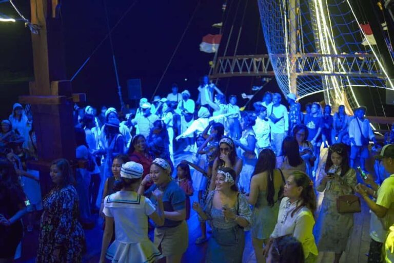 Bali: Phinisi Sunset Dinner Cruise with Entertainment - The Logistics: Timing, Pickup, and Group Size