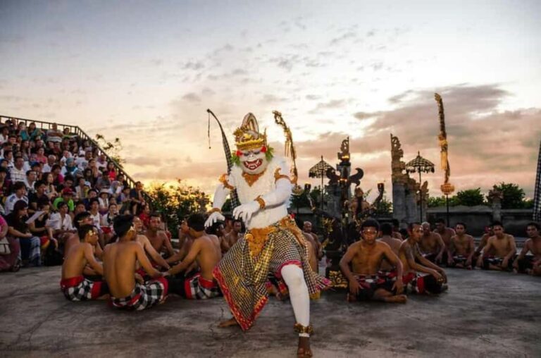 Bali: Sunset Uluwatu Temple & Kecak Fire Dance Private Tour - What the Reviews Tell Us