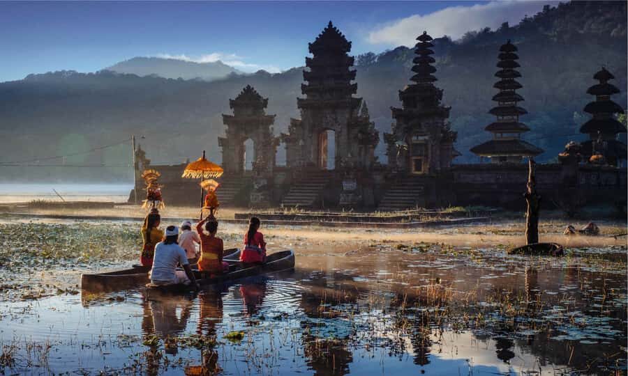 Bali: Twin Lakes, Handara Gates, and Forest Trekking Tour - Practical Considerations