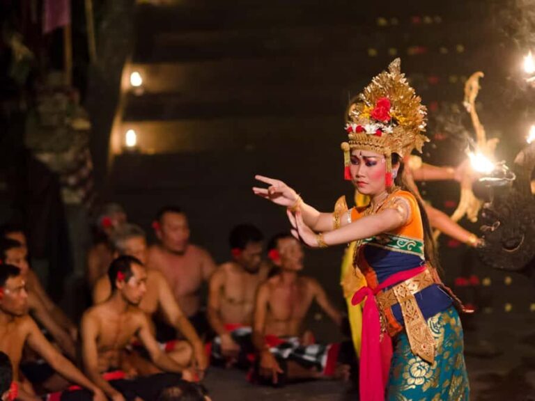 Bali: Uluwatu Temple, Kecak Dance, and Jimbaran Dinner Tour - What to Expect from This Tour