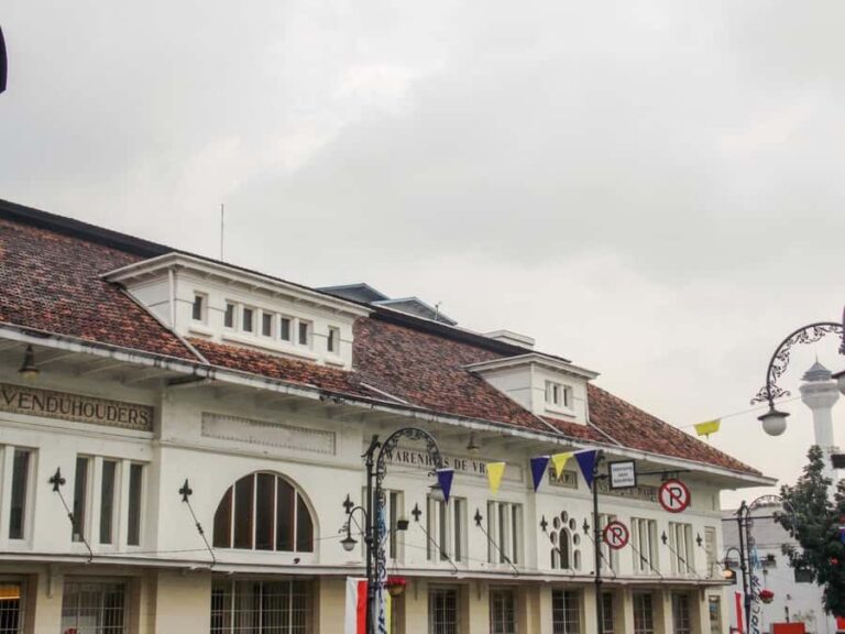 Bandung Cultural Walk: Riverfront to Market Streets - How the Tour Runs