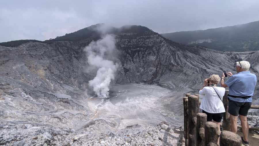 Bandung: Tangkuban Parahu Volcano & Surrounding Areas Tour - A Closer Look at the Itinerary