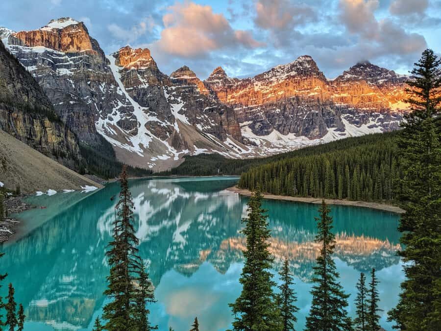 Banff: Lake Louise,Moraine, Minnewanka, Emerald Lake & Banff - The Logistics: What to Expect