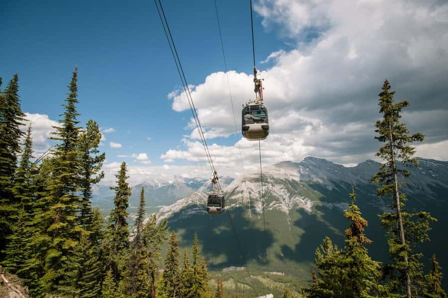 Banff with Gondola, Minnewanka Cruise, Hot Spring & 3 Lakes - Exploring Banff with a Guided Eye
