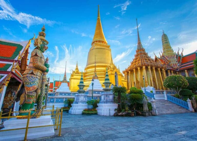 Bangkok: City Highlights Private Tour with Photographer - Exploring Wat Arun – The Temple of Dawn