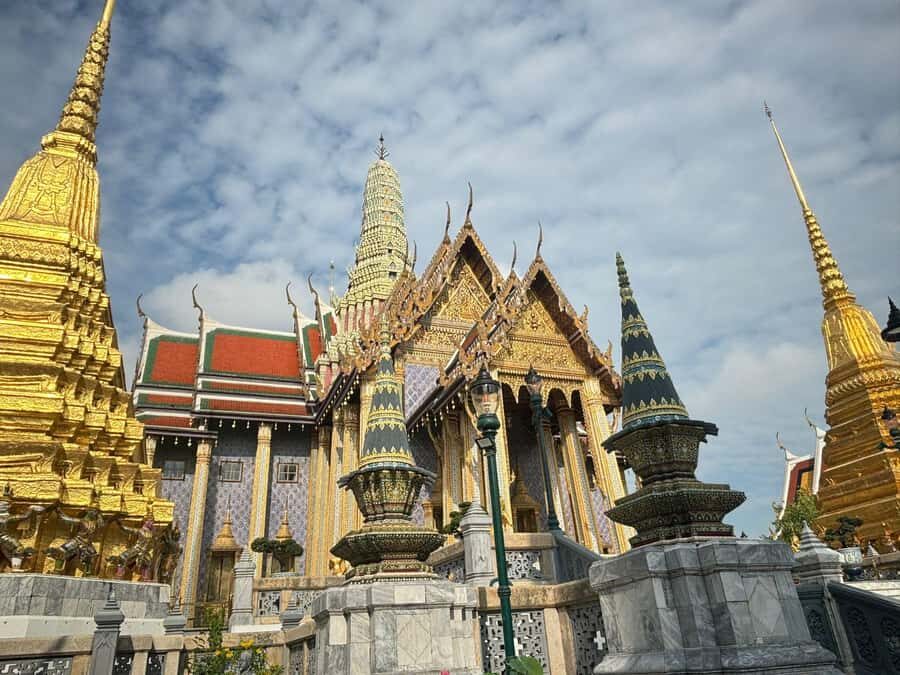 Bangkok: Grand Palace and Wat Phra Kaew Guided Walking Tour - Practical Tips for Your Visit
