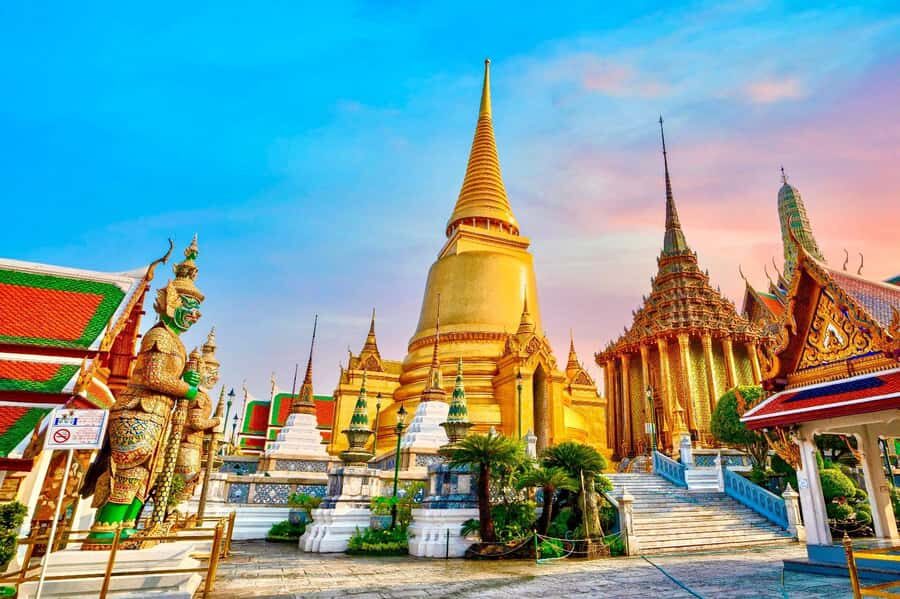 Bangkok: Grand Palace, Wat Pho and Chinatown Walking Tour - Logistics and Practical Considerations