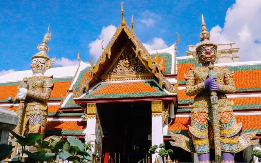 Bangkok: Grand Palace, Wat Pho, & Wat Arun Walking Tour - The Authentic Encounter: What Travelers Say