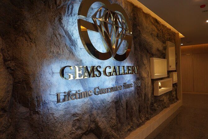 Bangkok Heritage and Shopping Excursion with Guide - Exploring the Itinerary in Detail