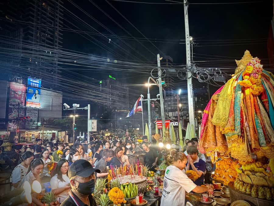 Bangkok; Huai Khwang Fortune Wealth & Career Blessing Tour - Who Should Consider This Tour?