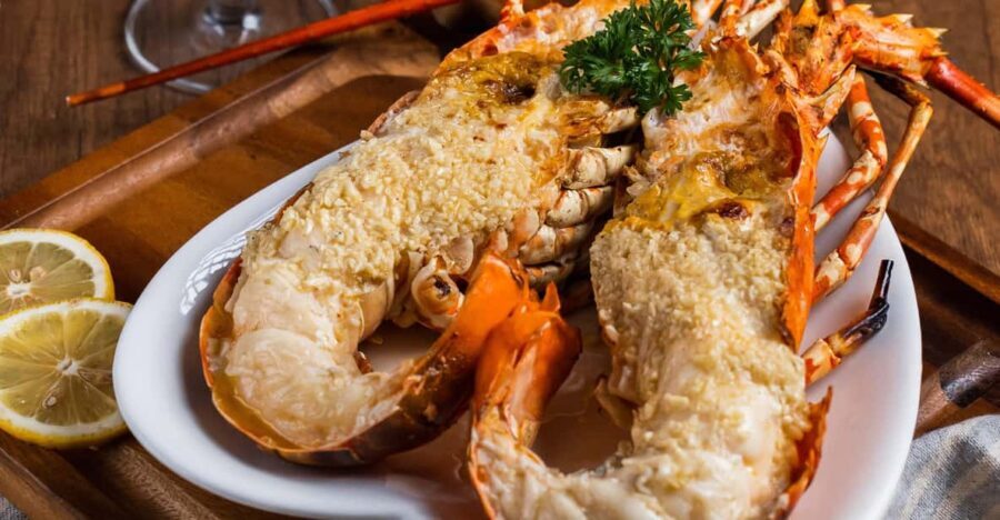 Bangkok: Jumbo Lobster Riverside Set Packages - The Meal Experience: What to Expect
