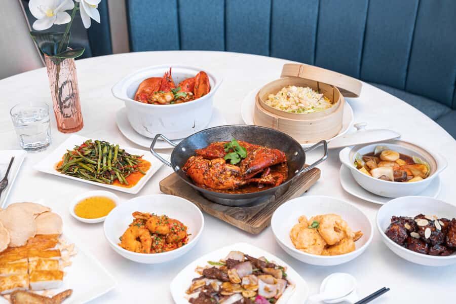 Bangkok: JUMBO Seafood Iconsiam - Location and Setting: A Luxurious Waterfront Escape