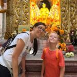 Bangkok Night Tour: Food, Temple & Tuk-Tuk - Transportation, Duration, and Group Size