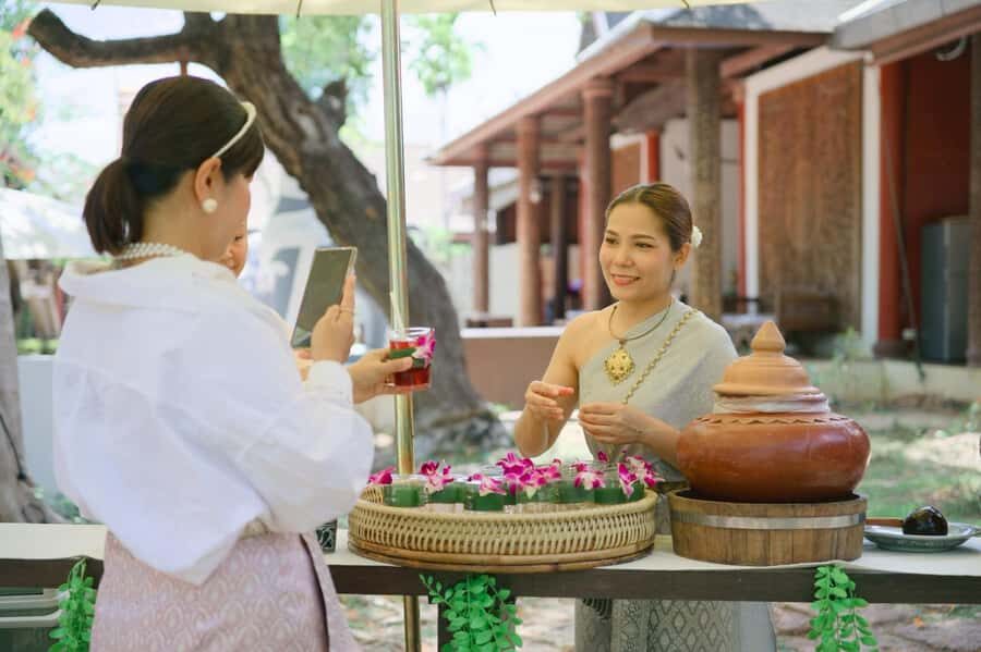 Bangkok: Pattaya Day Trip with Workshops & Thai Costume - Lunch and Workshops