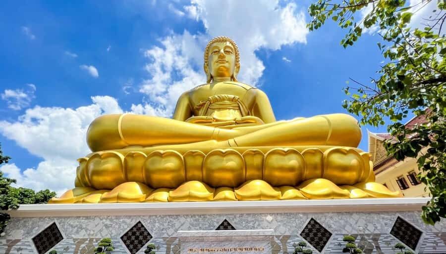 Bangkok : Private Canals Tour & 2 Temple with Hotel Pick Up - An In-Depth Look at the Tour Experience
