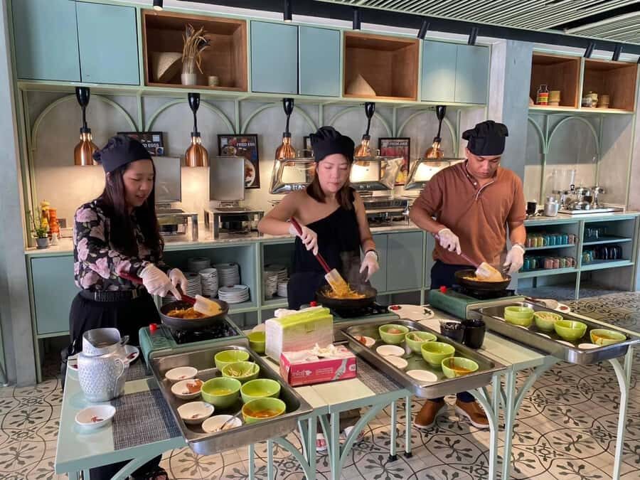 Bangkok: Private Casual Thai Cooking Class For Beginner - The Itinerary in Detail