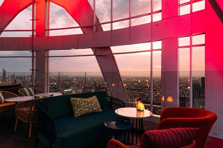 Bangkok: Red Sky 57th Floor COCOA XO Bar - Setting the Scene: The Location and Atmosphere