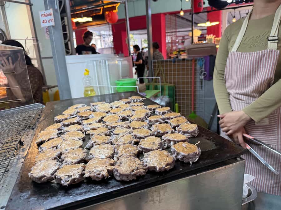 Bangkok: Taladphu Trail & 12+ Local Street Food - Exploring Talat Phlu’s Street Food Scene