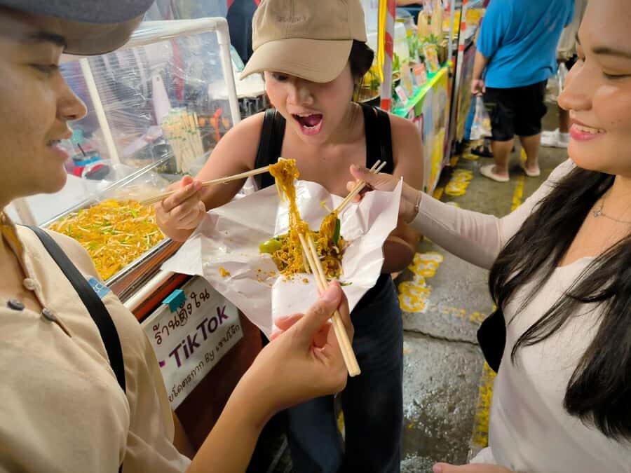 Bangkok: Taste the Night Market with Local guide - Who will love this tour?