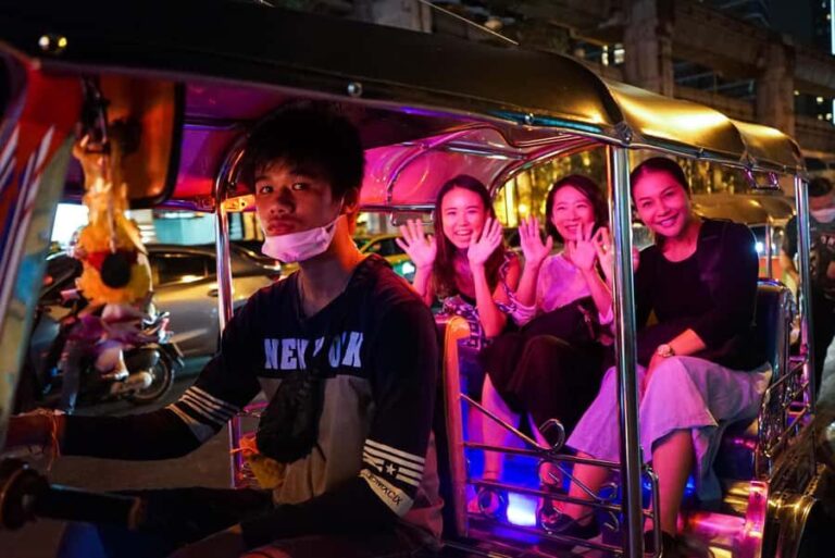 Bangkok Tuk Tuk Night Tour with food & drinks in Siam&Silom - The Night Market Experience