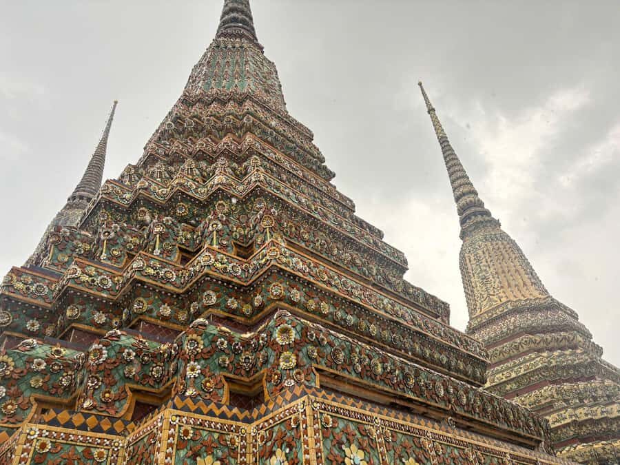 Bangkok: Wat Pho and Wat Arun Guided Walking Tour (2 Hours) - Who Should Consider This Tour?