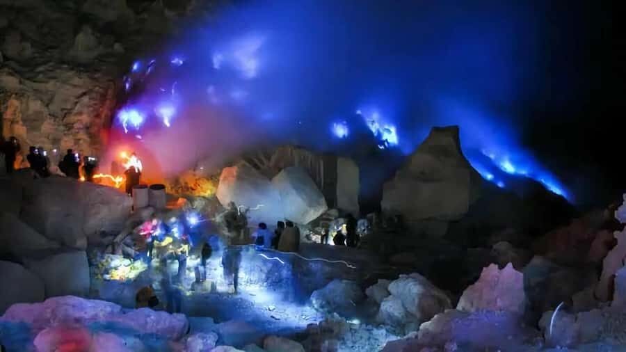 Banyuwangi: Ijen Blue Fire Tour with Transfer Services - Who Is This Tour Best For?