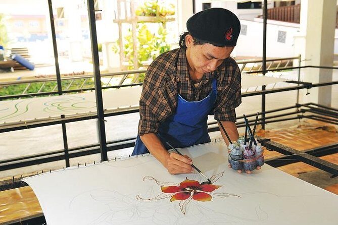 Batu Caves and Malaysian Crafts Tour from Kuala Lumpur - The Itinerary in Detail: What You Can Expect