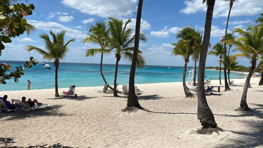 Bávaro: Catalina Island Diving Tour with BBQ & Drinks - The Itinerary Breakdown