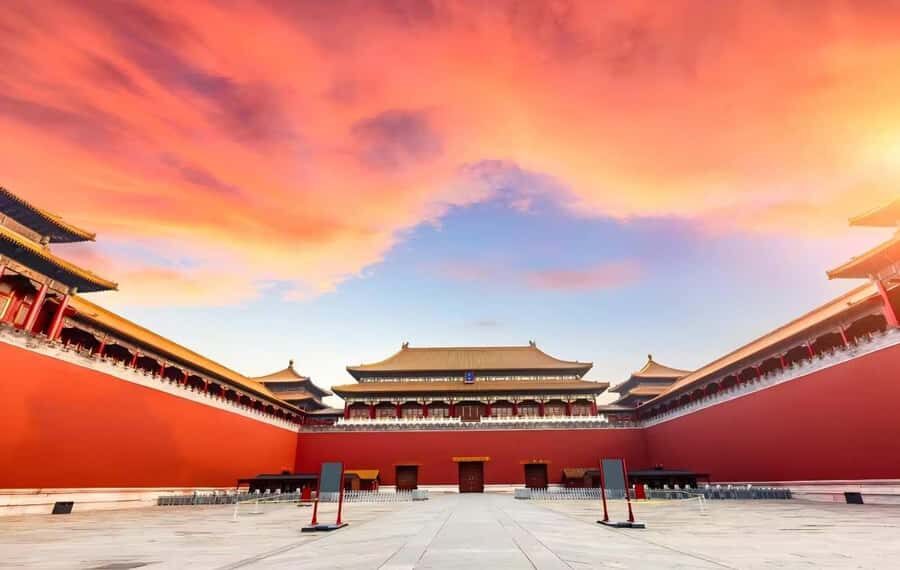 Beijing: Forbidden City, Handwriting, and Opera Day Tour. - Lunch in Shichahai Hutongs