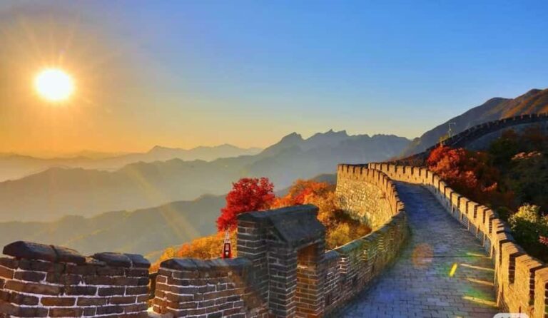Beijing Muslim Private Tour: Great Wall + City Highlights - Visiting the Great Wall at Mutianyu