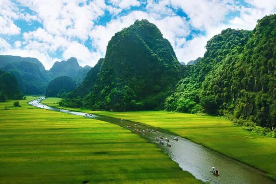 BEST SELLING TOUR Hoa Lu, Tam Coc/Trang An Eco, Mua Cave - The Itinerary Breakdown: What to Expect from Dawn to Dusk