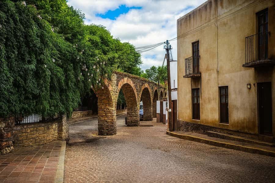 Between haciendas and temples: a tour of the mining heart of Pastita - Visiting Iconic Haciendas and Their Stories