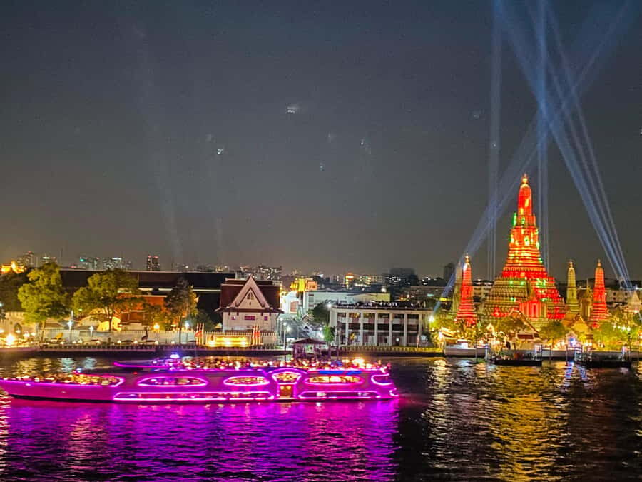 BKK:The Planet River Dinner Cruise &Upper desk Entertainment - The Food: Halal-Friendly and Delicious