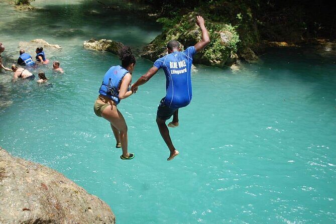 Blue Hole Falls & River Tubing Tour Ocho Rios(Entry fee included) - What Makes This Tour Stand Out?