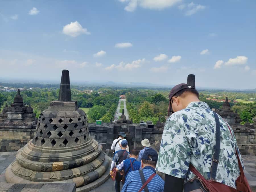 Borobudur and Prambanan Temple Tour Free Pickup From Hotel - What Makes This Tour Stand Out?
