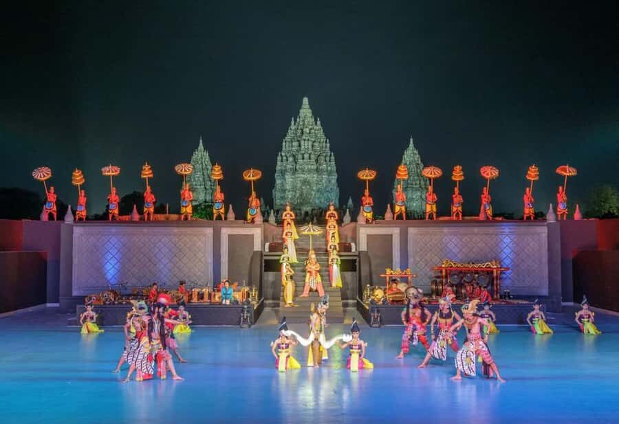 Borobudur Climb Up , Prambanan Tour and Ramayana Ballet - The Cultural Highlight: Ramayana Ballet