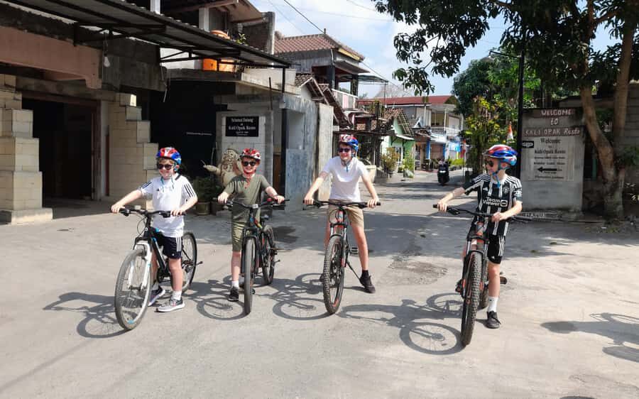 Borobudur: Guided Countryside Cycling Tour with Tastings - The Itinerary in Detail