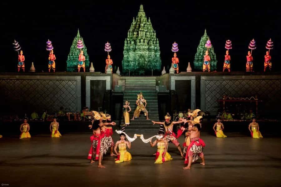 Borobudur, Prambanan Sunset & Ramayana Ballet a Day Tour - Detailed Breakdown of the Itinerary