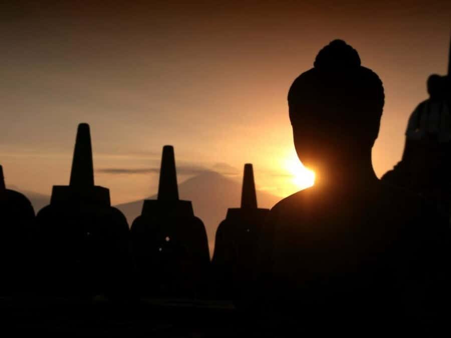 Borobudur Sunrise Guided Tour With Transfer and Breakfast - The Experience: What to Expect