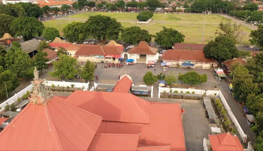 Borobudur to Malioboro: Stones, Spires & City Lights - From Temples to the City: Malioboro and the Kraton