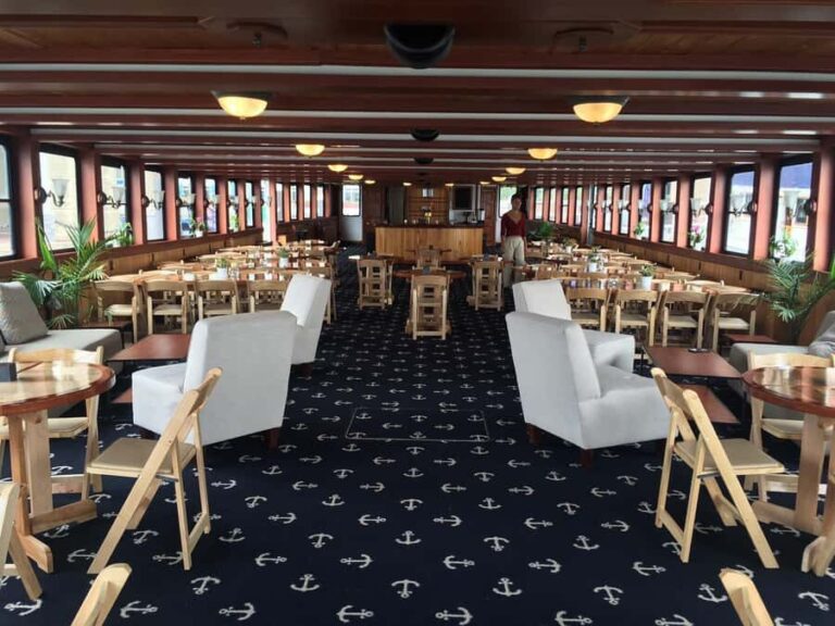 Boston Harbor: Fall Luncheon Cruise - Who Should Consider This Cruise?